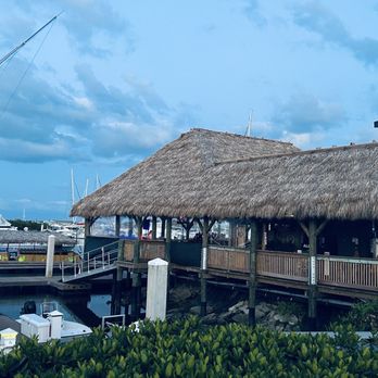 SKIPPERS COVE BAR & GRILL - Updated October 2025 - 137 Photos & 105 Reviews - 1930 Harbortown Dr ...