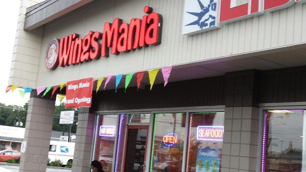 WINGS MANIA - Updated December 2025 - 13 Photos & 19 Reviews - 1004 N ...