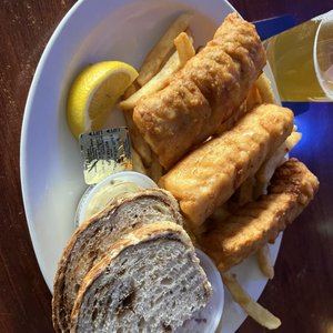 CURLY’S WATERFRONT SPORTS BAR & GRILL - Updated May 2024 - 89 Photos ...