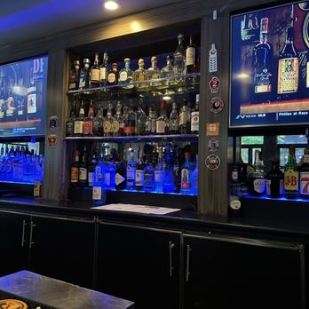 BROADSIDE TAVERN - Updated December 2025 - 96 Photos & 96 Reviews - 99 ...