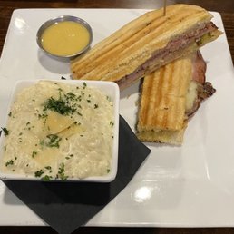 CRAFT 60 TAPHOUSE & GRILL - Updated December 2025 - 196 Photos & 148 ...