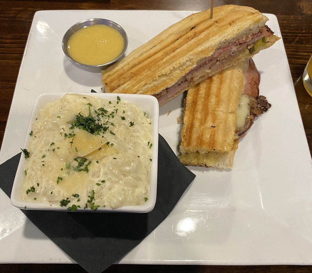 CRAFT 60 TAPHOUSE & GRILL - 117 Photos & 84 Reviews - 14346 Warwick ...