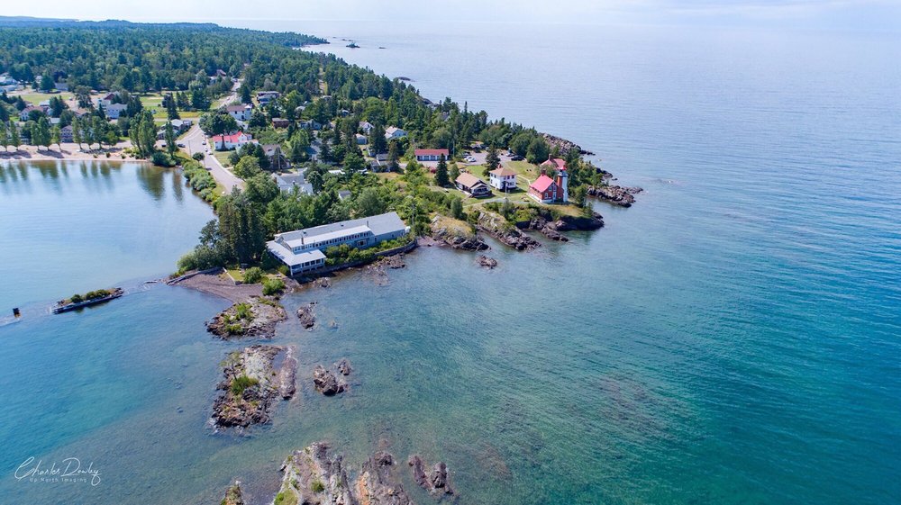 LAKE BREEZE RESORT HOTEL AND COTTAGE - Updated August 2024 - 299 E ...