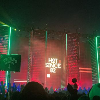 NOS EVENTS - Updated August 2025 - 585 Photos & 122 Reviews - 689 S E ...