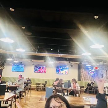 HEADQUARTERS BAR & EATERY - Updated January 2026 - 239 Photos & 104 ...