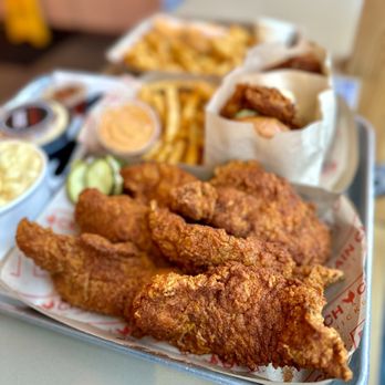 MAIN CHICK HOT CHICKEN - 608 Photos & 618 Reviews - 20 E Union St ...
