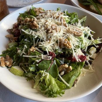 THE MAPLE LEAF - Updated November 2025 - 658 Photos & 429 Reviews - 137 ...