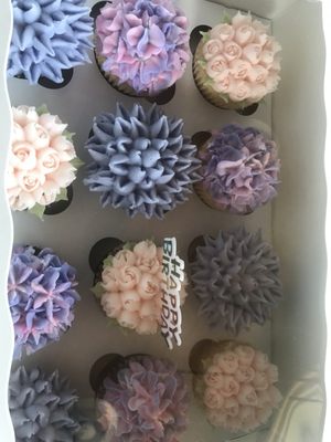 KIM’S CUPCAKERY - Updated October 2025 - 10 Photos - 1157 NE Stephens ...