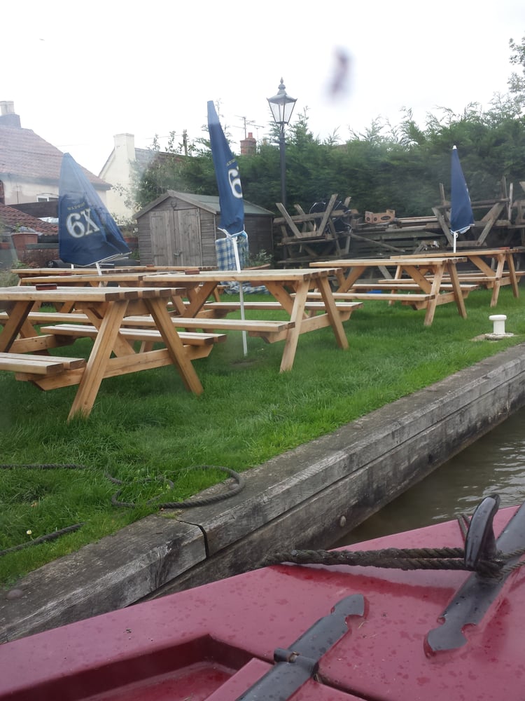 BLACK HORSE - Bath Road, Devizes, Wiltshire, United Kingdom - Pubs ...