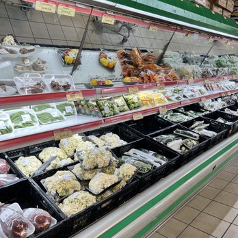 KIM PHAT - Updated October 2025 - 55 Photos - 3733 Rue Jarry E, Montréal, Quebec - International ...