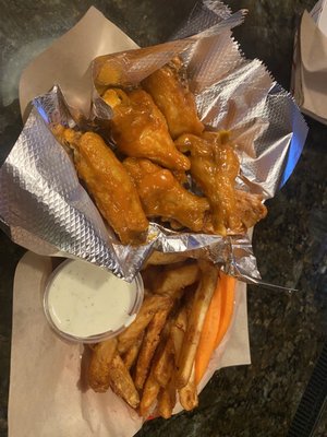 WINGS Y MAS - 12 Photos & 11 Reviews - 1145 W Prince Rd, Tucson ...