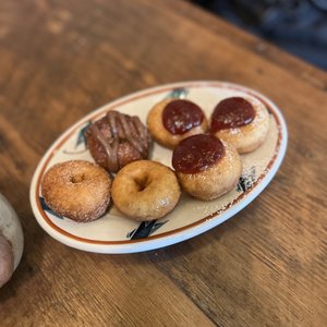 PIP’S ORIGINAL DOUGHNUTS & CHAI - 4146 Photos & 2814 Reviews - Coffee ...