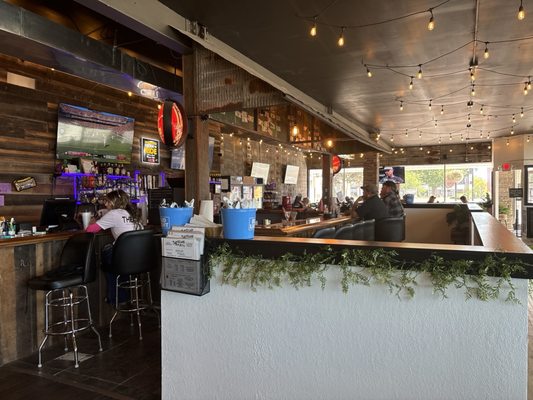 THE SQUARE PUB - Updated October 2025 - 19 Photos & 20 Reviews - 30 W ...