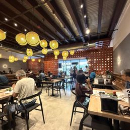 DI AN PHO - Updated July 2025 - 137 Photos & 56 Reviews - 12934 ...