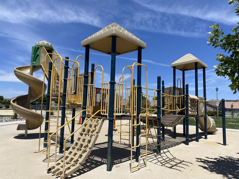 COMSTOCK PARK - Updated December 2025 - 16 Photos - Double Diamond ...