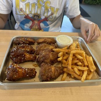 TUXON CHIX - Updated May 2025 - 121 Photos & 91 Reviews - 5524 E Grant ...