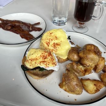 HAMILTON’S - Updated December 2025 - 176 Photos & 69 Reviews - 1401 ...