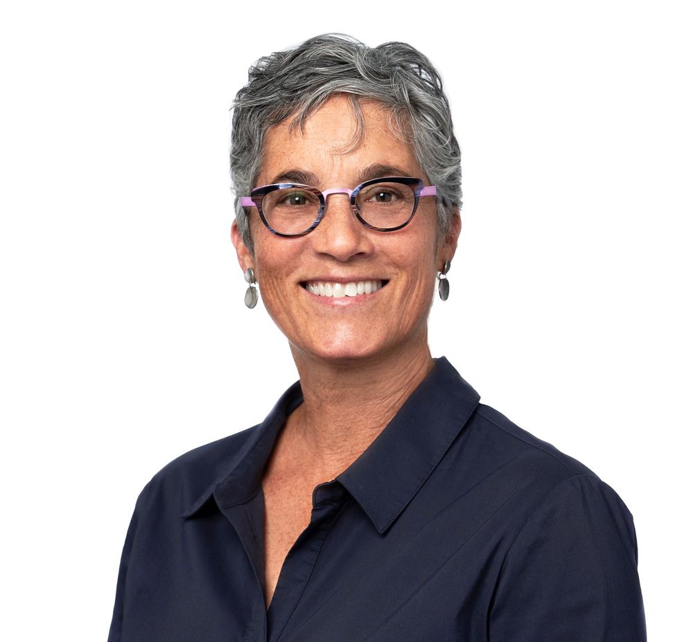 TRACY DAVIS - RED OAK REALTY - Updated June 2024 - 1891 Solano Ave ...