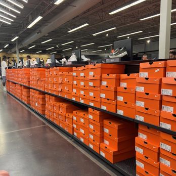 LAS VEGAS NORTH PREMIUM OUTLETS - 904 Photos & 1257 Reviews - 875 S ...