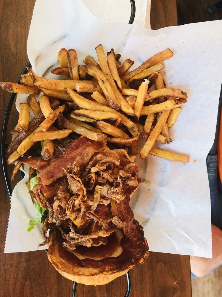 PERRYSBURGER’S - 80 Photos & 159 Reviews - 220 Louisiana Ave ...