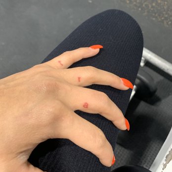 UNHINGED TATTOOS AND PIERCINGS - Updated January 2026 - 40 Photos & 21 ...