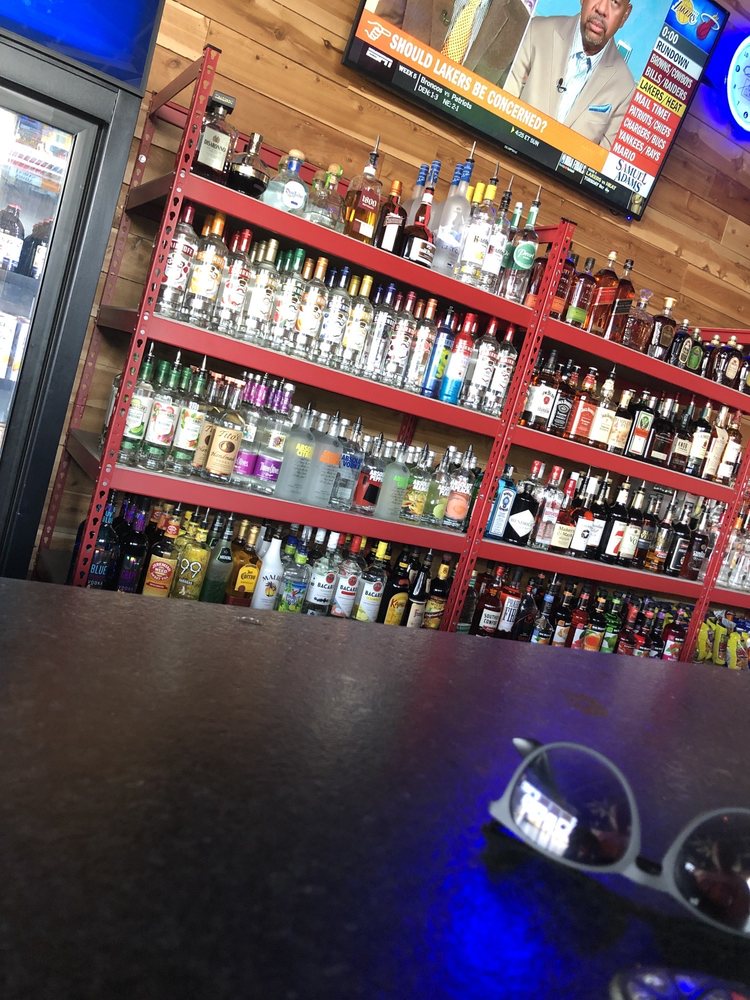 THE WAREHOUSE PUB - Updated September 2024 - 10100 NW 62nd Ave ...