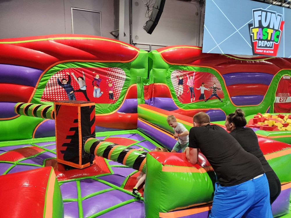 FUNTASTIC DEPOT - Updated July 2024 - 18 Photos & 16 Reviews - 6828 ...