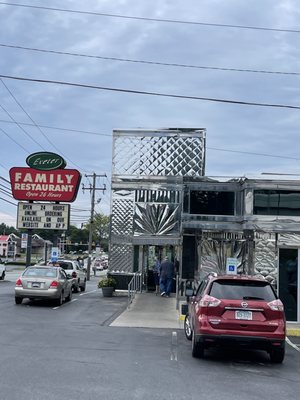 EXETER FAMILY RESTAURANT - Updated November 2025 - 63 Photos & 207 ...