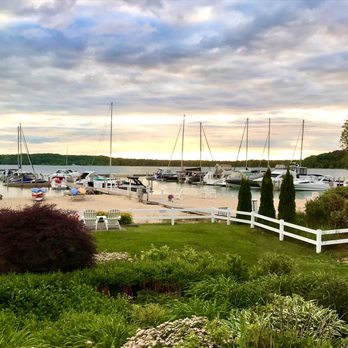 BOATHOUSE RESTAURANT - Updated May 2024 - 356 Photos & 253 Reviews ...