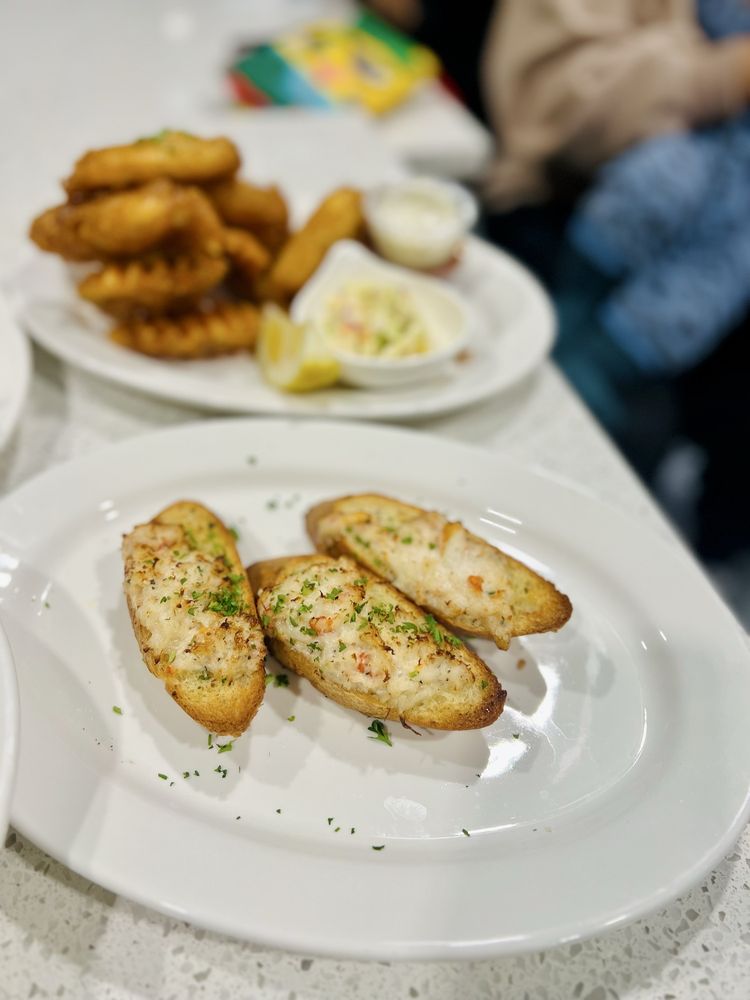 FLOCK - Updated December 2025 - 204 Photos & 51 Reviews - 917 SW Alder ...