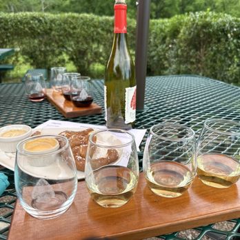 ARROWHEAD SPRING VINEYARDS - 180 Photos & 57 Reviews - 4746 Townline Rd ...