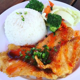 GOLDEN TRIANGLE ASIAN FUSION - Updated June 2025 - 339 Photos & 100 ...