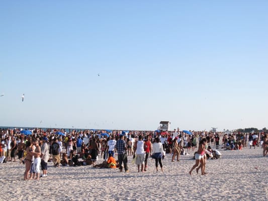 SPRING BREAK MIAMI BEACH - Updated July 2025 - 13 Photos - Lincoln road ...