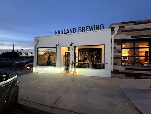 HARLAND BREWING - BAY PARK - Updated July 2025 - 241 Photos & 100 ...