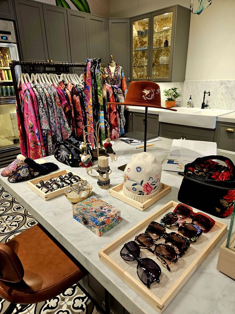 JOHNNY WAS - Updated January 2026 - 13 Photos - 23528 Calabasas Rd ...