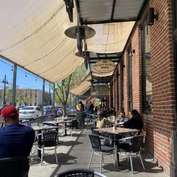 BURGERS AND BREW - Updated October 2025 - 2184 Photos & 3272 Reviews ...