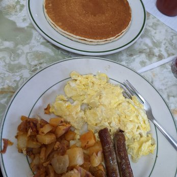 QUAKER DINER - 131 Photos & 147 Reviews - 319 Park Rd, West Hartford ...