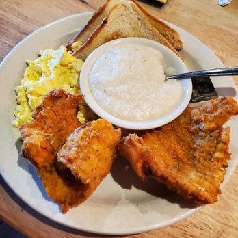 YOOLKS ON US SOUTHERN BISTRO - 515 Washington St, Portsmouth, Virginia ...