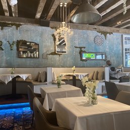 VICTORY RESTAURANT & LOUNGE - Updated February 2025 - 689 Photos & 412 ...