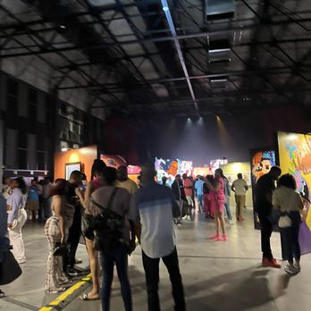 RADIUS - Updated October 2025 - 124 Photos & 75 Reviews - 640 W Cermak ...