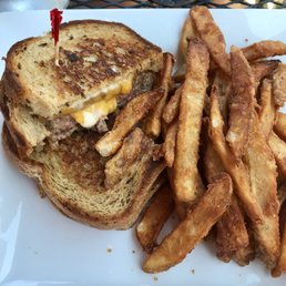 THE MAIN STREET PUB - 220 Photos & 247 Reviews - 7140 Main St, Clifton ...