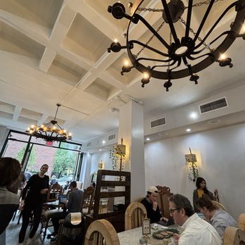 HUNGRY LLAMA - Updated October 2025 - 146 Photos & 71 Reviews - 679 ...