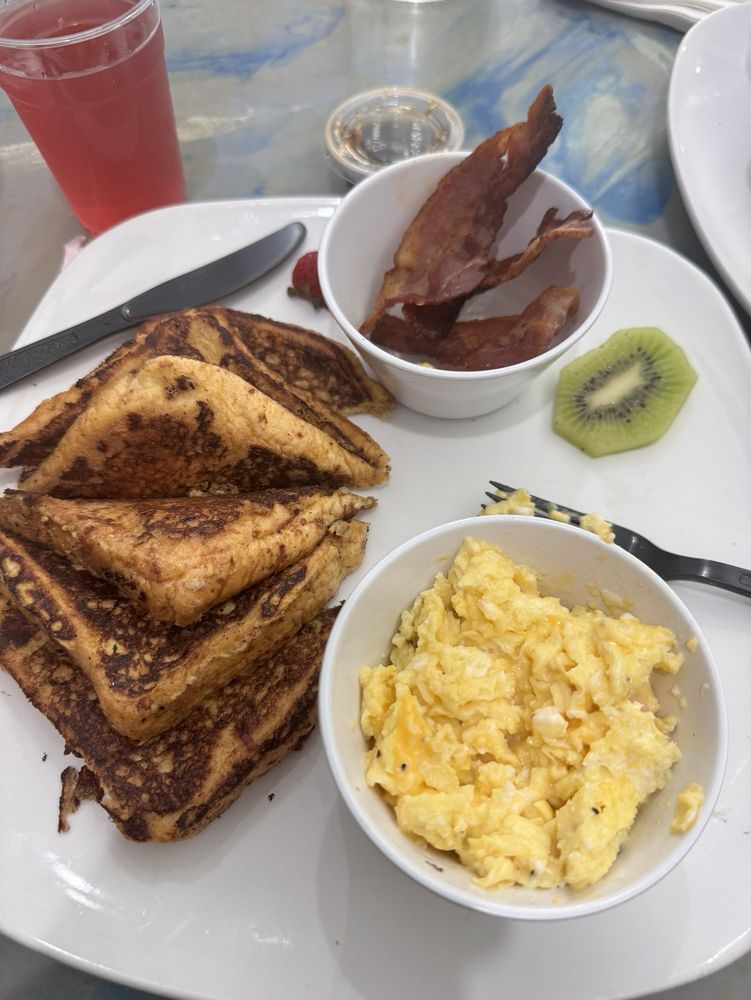 THE HONEY DRIZZLE AT THE RIVIERE - Updated March 2025 - 506 W Broad St ...