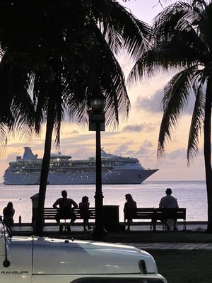 FLYERS BAR AND GRILL - Updated January 2025 - 49 Photos & 51 Reviews ...