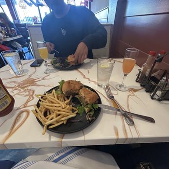 BUBBLES & DELIGHTS CAFÉ - Updated February 2026 - 84 Photos & 39 Reviews - 359 E Washington St ...