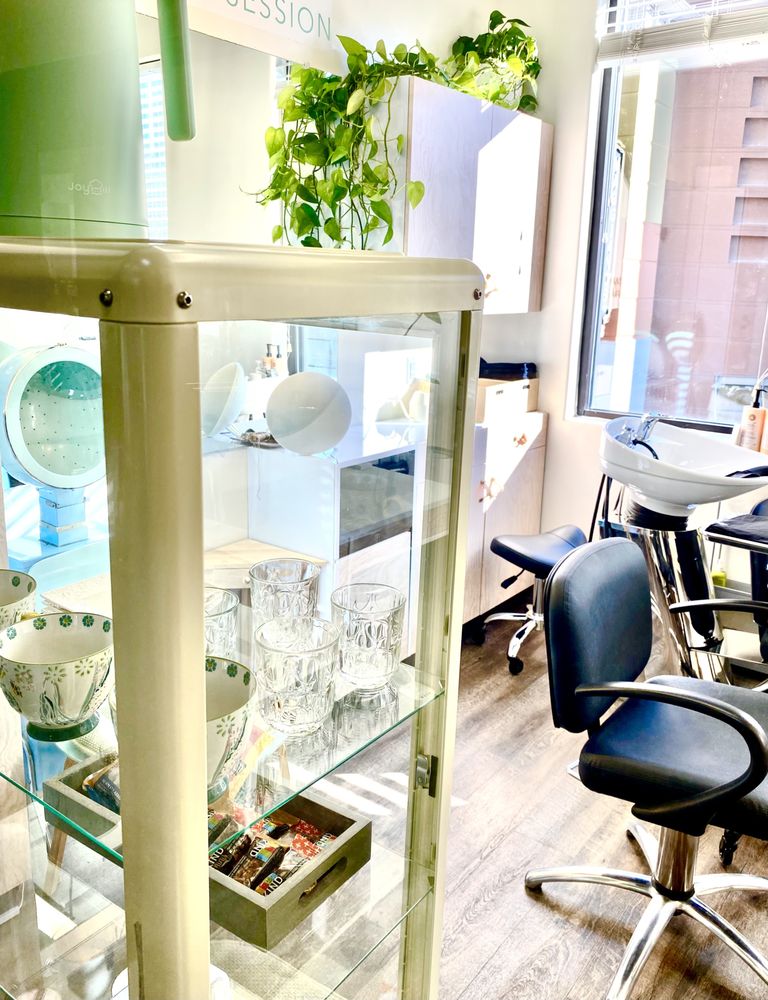 SHANNON’S MANE OBSESSION - Updated August 2025 - 18 Photos - 403 16th St Mall, Denver, Colorado ...