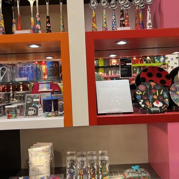 PYLONES - Updated December 2025 - 31 Photos & 18 Reviews - 99 rue de ...