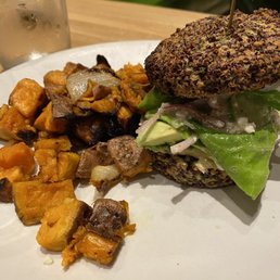 TRUE FOOD KITCHEN - 1205 Photos & 497 Reviews - 5205 Big Island Dr ...