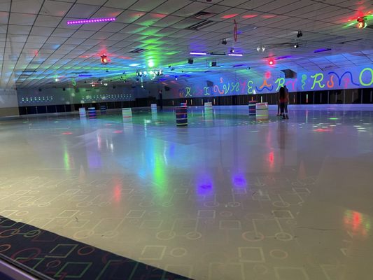 RIVER ROLL SKATE CENTER - Updated February 2025 - 34 Photos & 33 ...