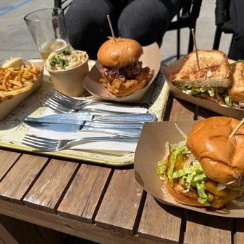 BARROW FOOD HOUSE - Updated May 2024 - 205 Photos & 233 Reviews - 452 ...